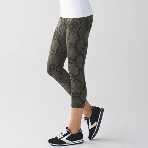 lululemon athletica | Pants & Jumpsuits | Lululemon Wunder Under Crop ...